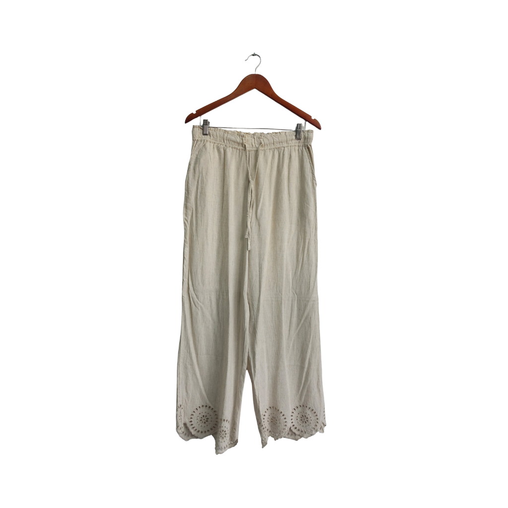 Max Beige Cutwork Coord Set | Gently Used | | Secret Stash